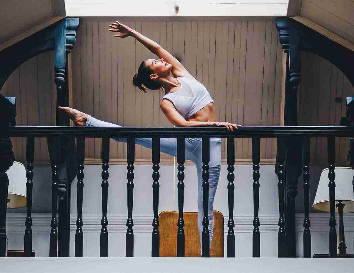 Gallery – Title & Icons Overlay – Dance World